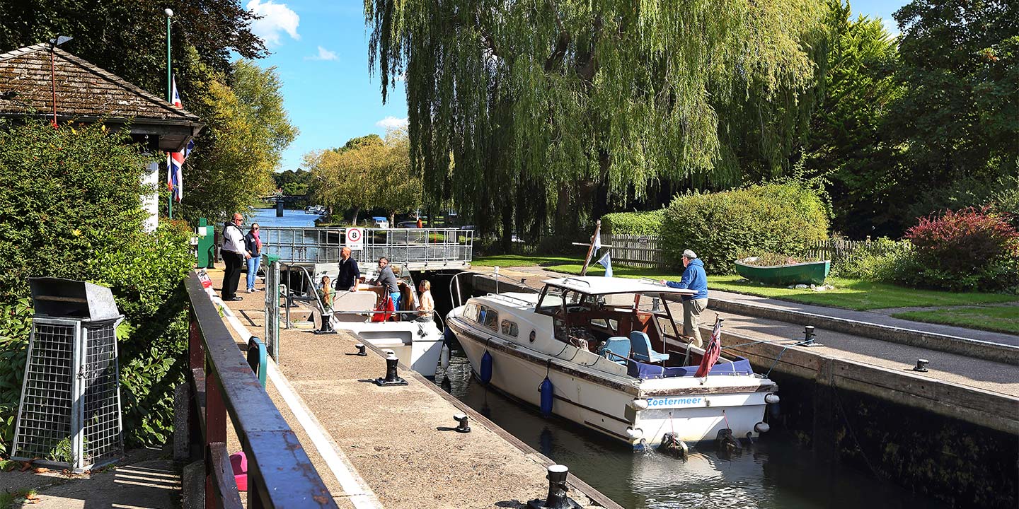 Discover Shiplake | Manor Gardens, Shiplake