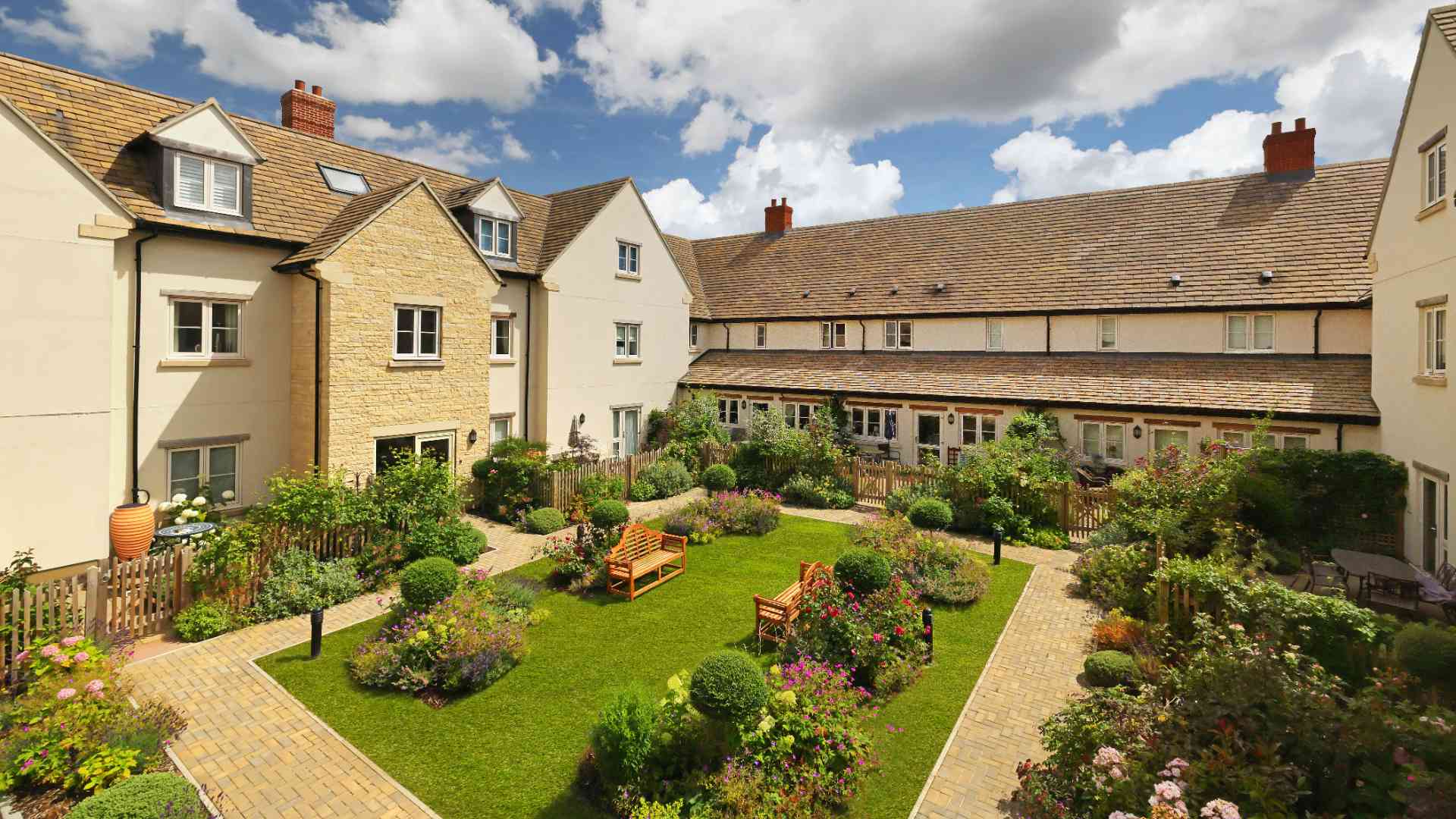 Cotswold Gate | Burford | Oxfordshire | Beechcroft